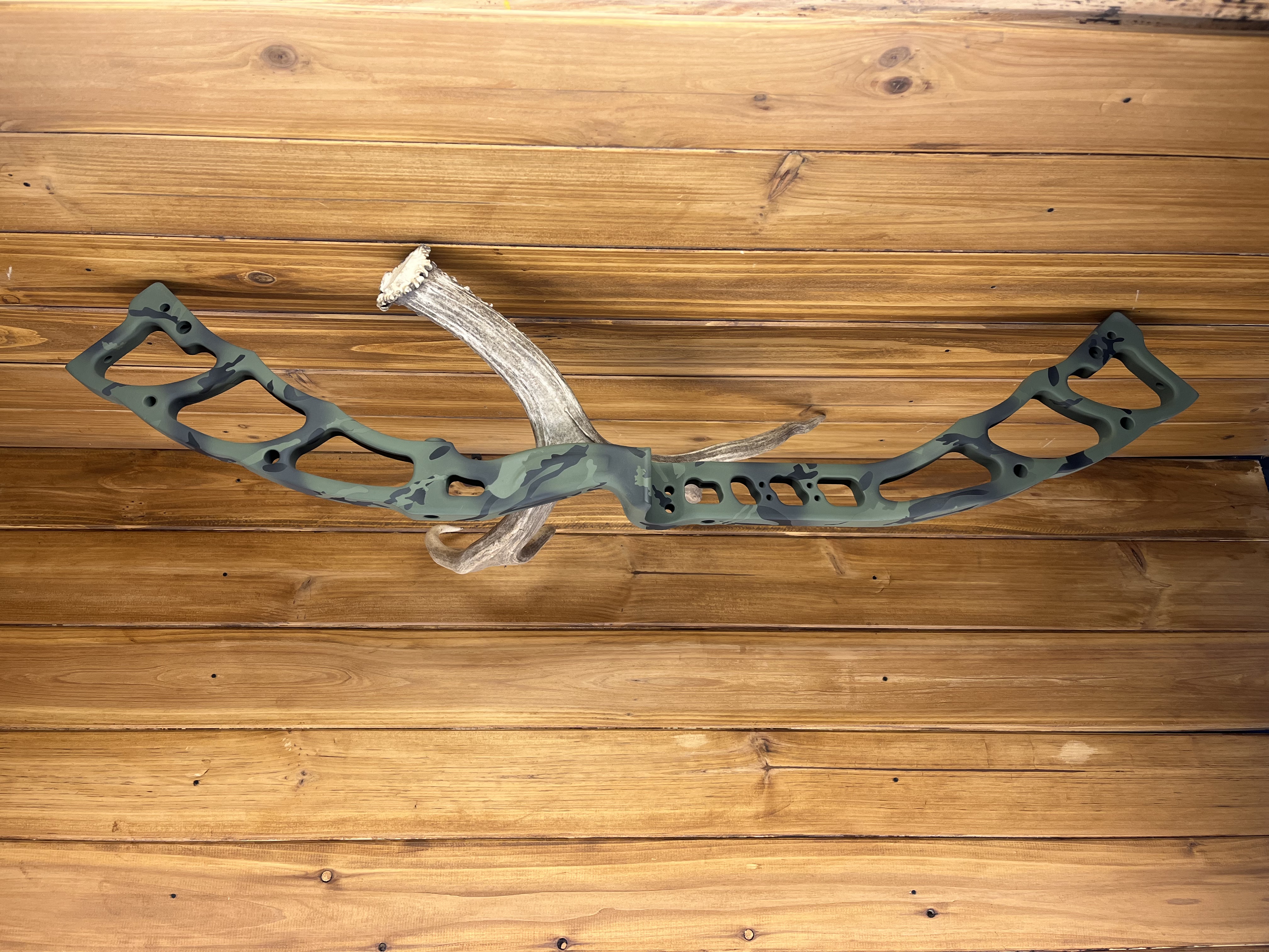 Bow riser in custom camo | Cerakote