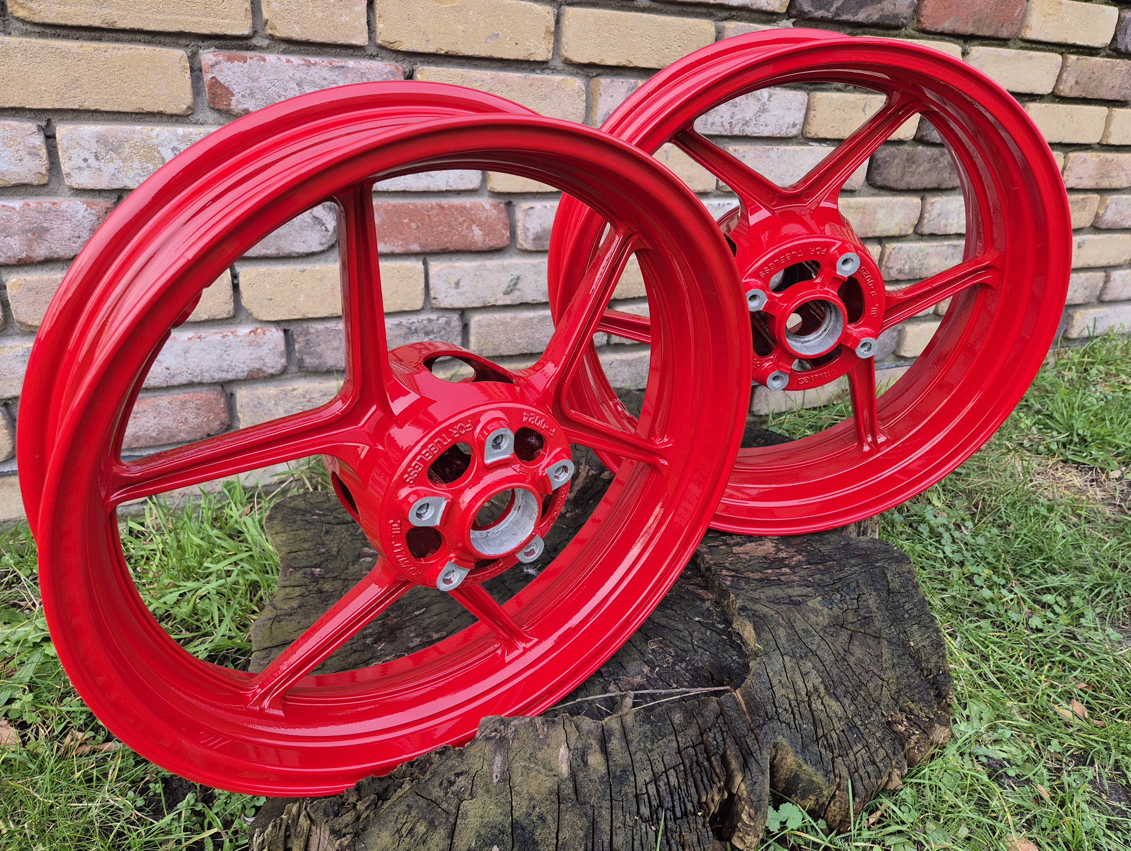 Motorcycle Wheels finished in Astatic Red | Prismatic Powders