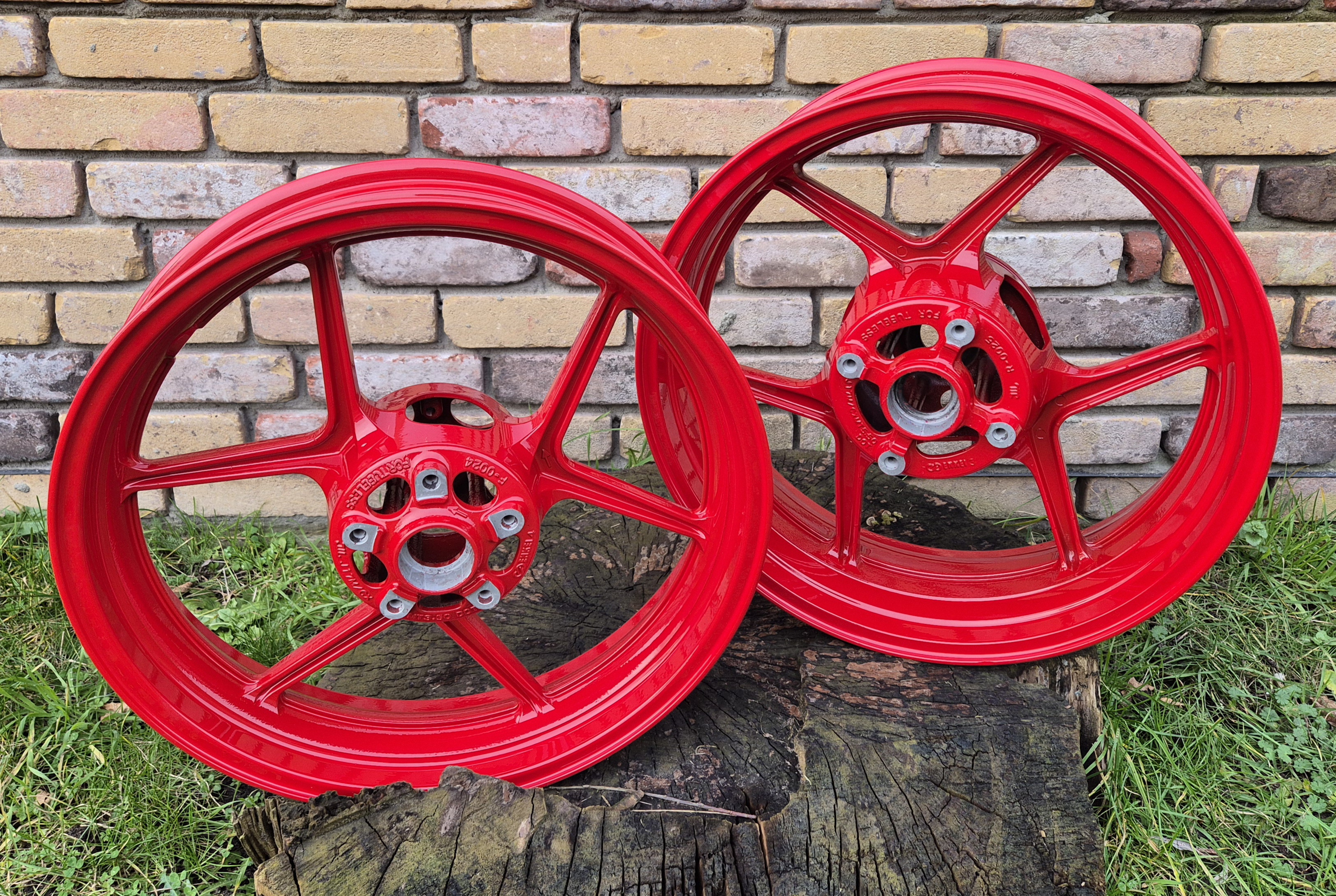 Motorcycle Wheels finished in Astatic Red | Prismatic Powders