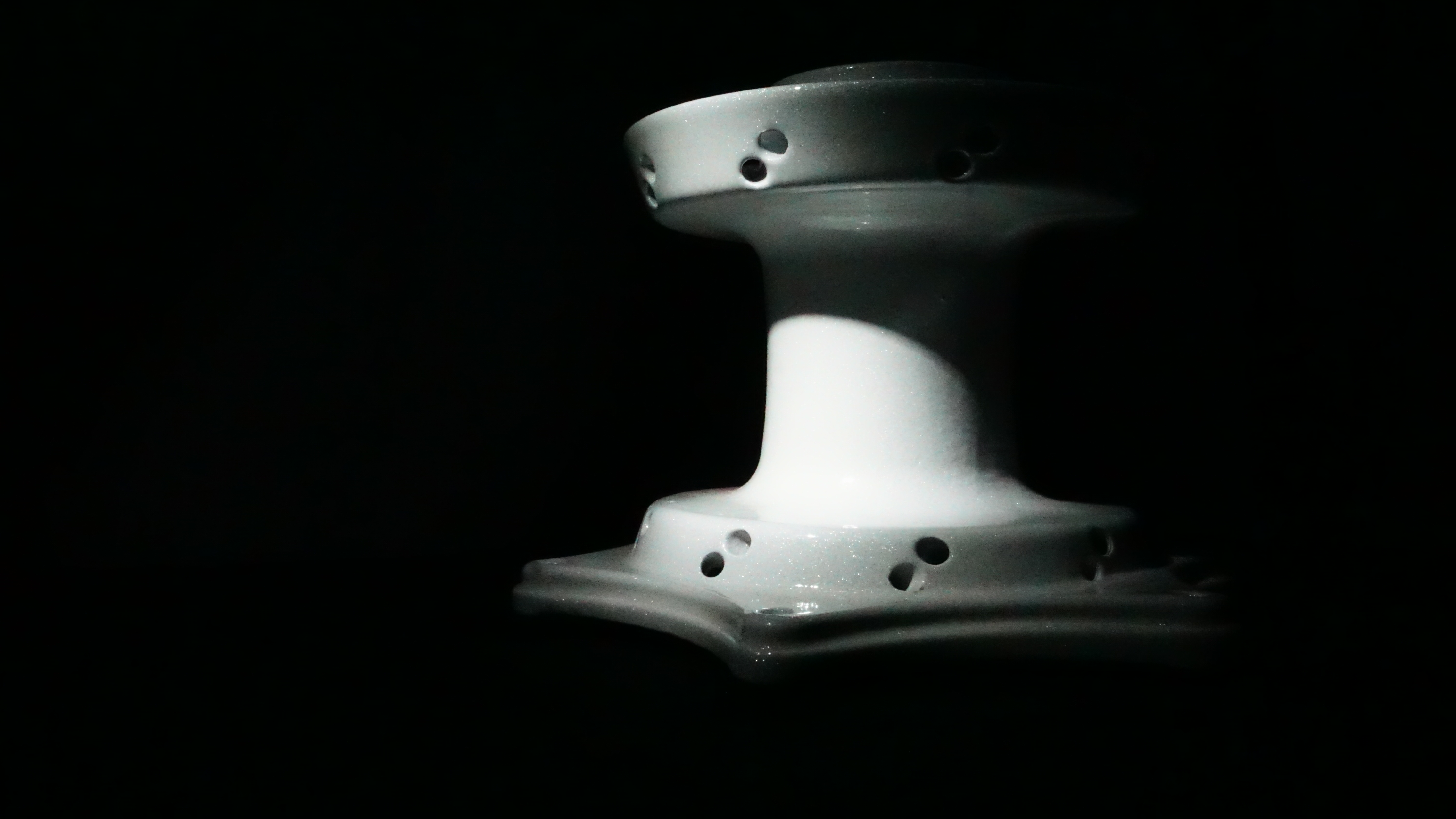 Dirtbike hubs in cosmic white | Prismatic Powders