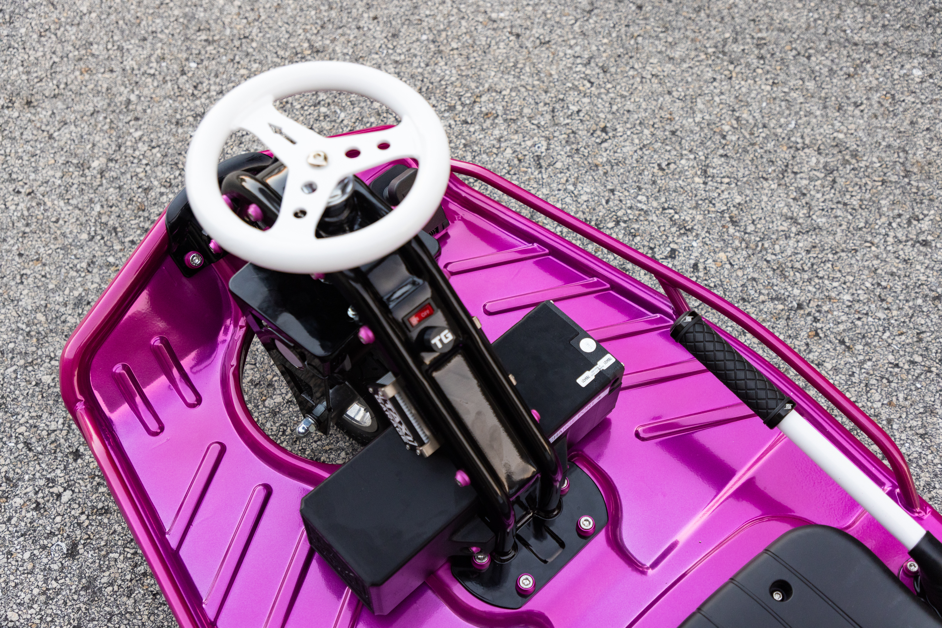 Raspberry Spice/ Cloud White Taxi Garage Crazy Cart | Prismatic Powders